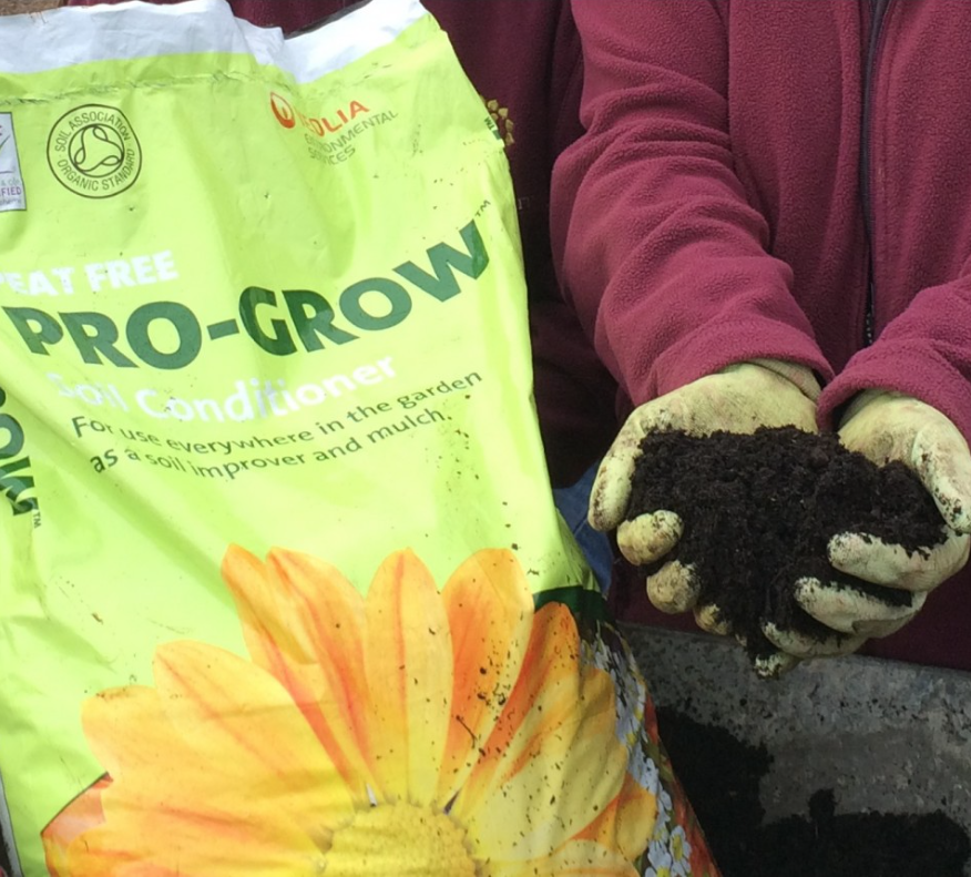 Making Peat Free Compost From Garden Waste | Pro-Grow