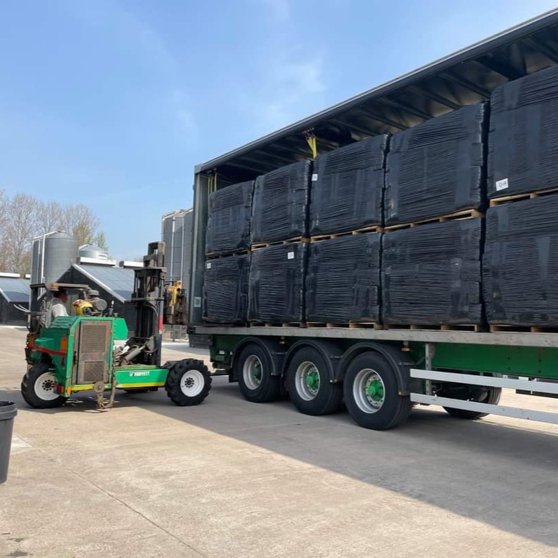 Safemix Equestrian Bedding Bales : Pro-Grow